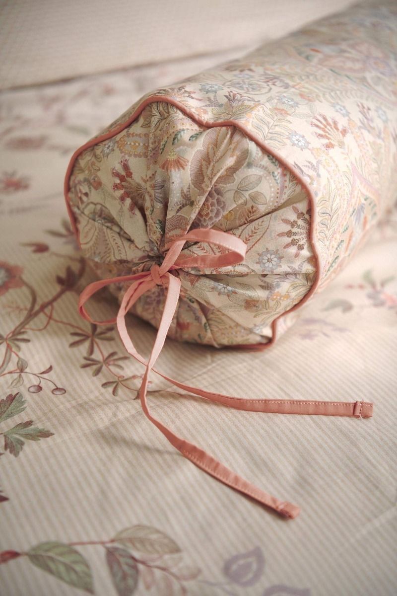 Roll cushions perfect as neck roll pillows | Pip Studio | Pip Studio