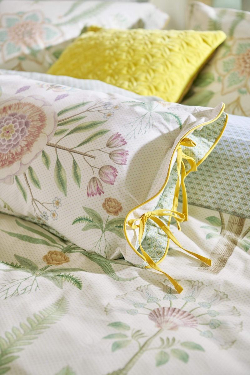 Love White Cushions? View White Cushions Online | Pip Studio | Pip Studio